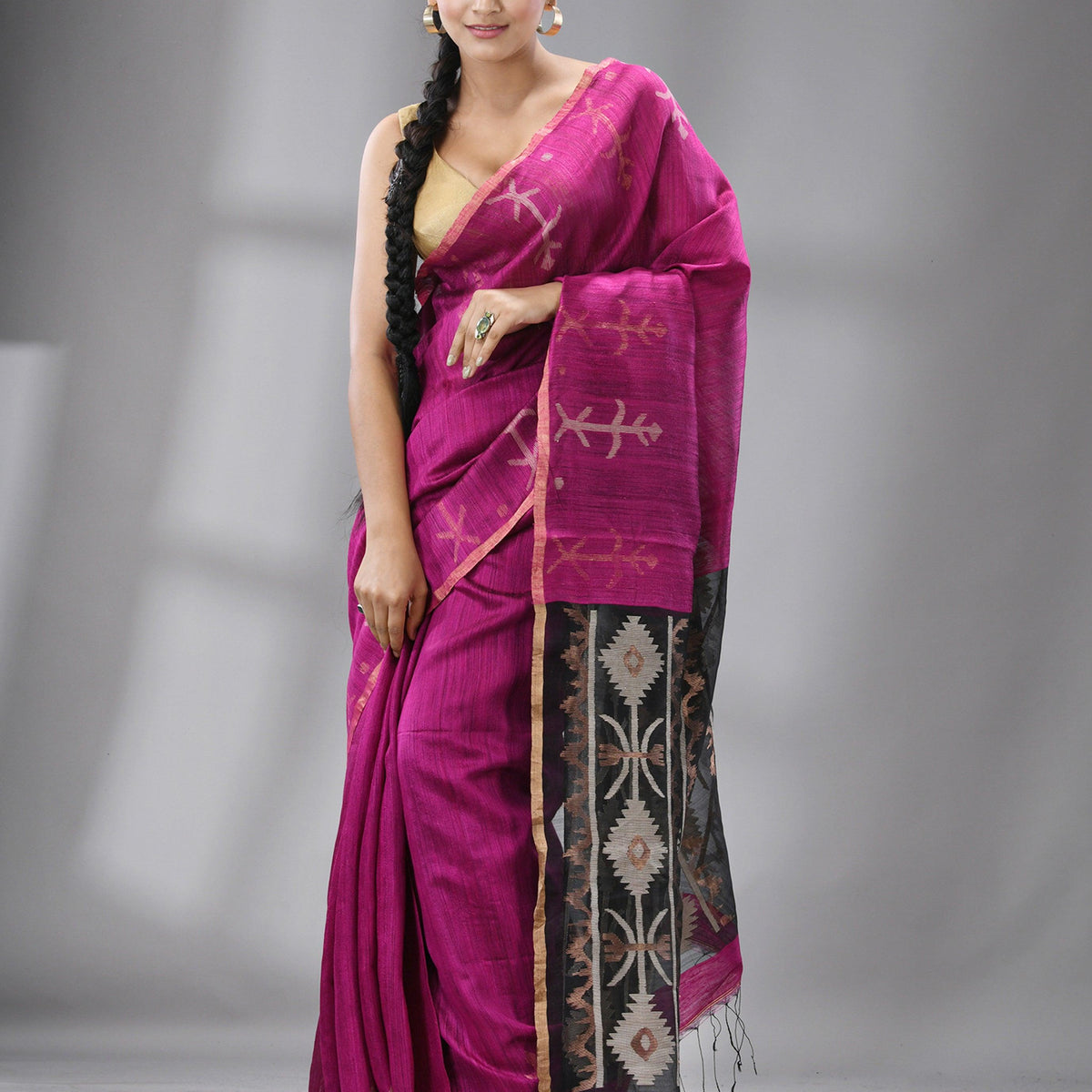 Rani With Black Colour Traditional Handwoven Matka Silk Handwoven Jamd ...